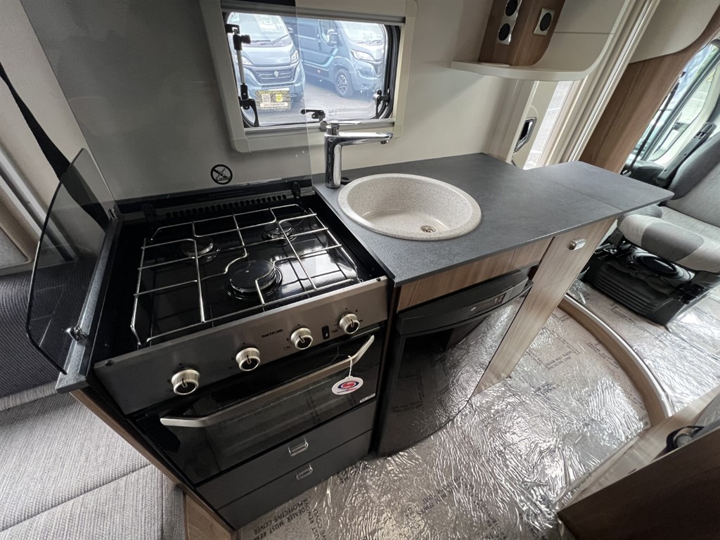 Swift Spirit Compact 404 - 2019 | Used Motorhome | Sold | Dolphin ...